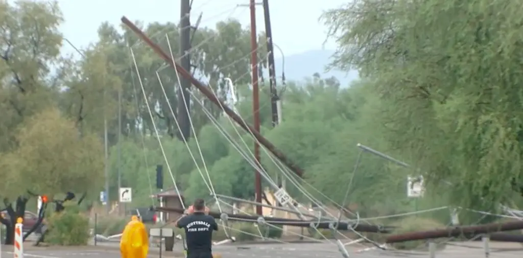 Downed Power Lines Trap Drivers in Scottsdale Storm | Headline Reporter