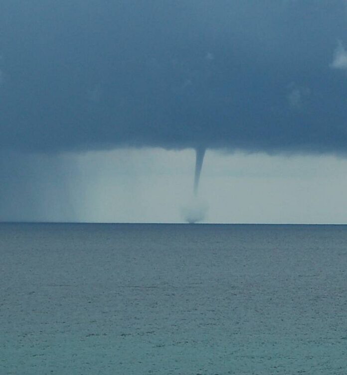Waterspouts Amaze Viewers in South Florida | Headline Reporter