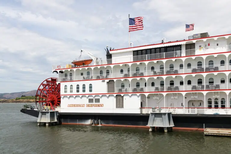Engine Room Explosion on Cruise Ship Causes Fire in Maine | Headline ...