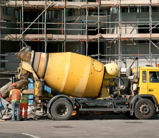 NYC Worker Killed in Cement Mixer Accident | Headline Reporter