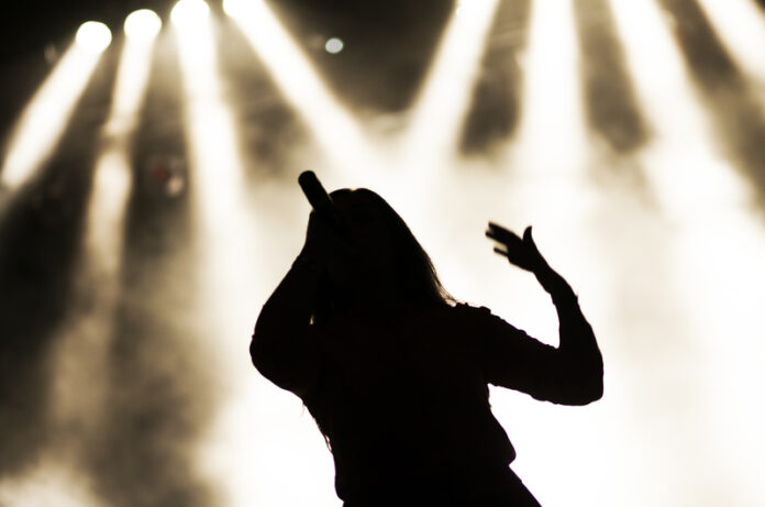 Country Music Star Killed in Car Crash | Headline Reporter