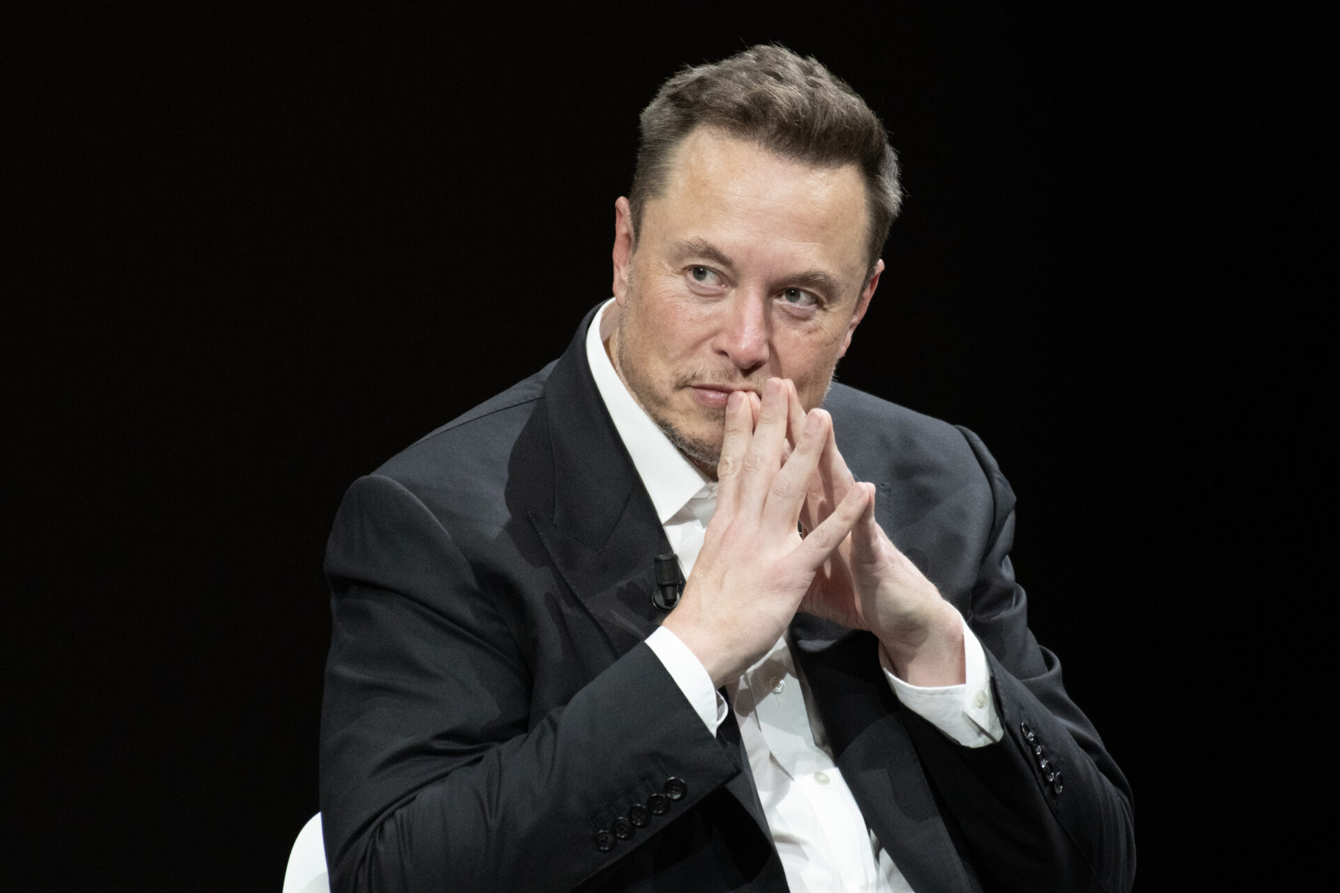 Musk Launches Scary Accusation Against Biden | Headline Reporter