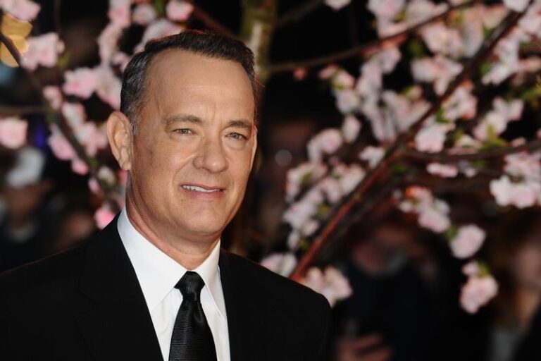 Tom Hanks Issues Chilling Warning About the US | Headline Reporter