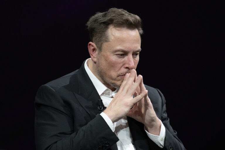 Musk Accused of Trying to Damage Trump | Headline Reporter