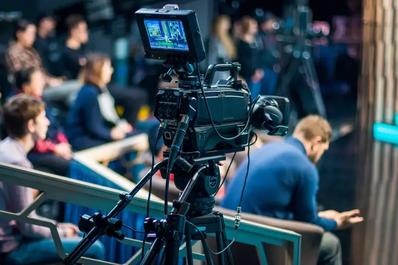 Popular TV Host Erupts at CBS | Headline Reporter